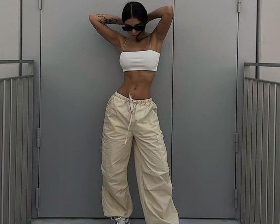 З чим носити модні штани карго три ідеальні варіанти Читайте на Ukr Net