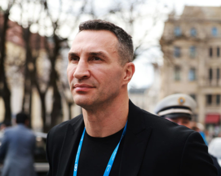 Бокс: Кличко мріє про реванш із Ф'юрі - чекає кроку від Усика | Новини на Gazeta.ua