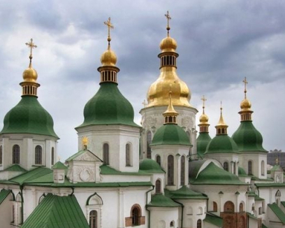 УПЦ МП зобов'язали остаточно порвати з Москвою до 18 серпня. Читайте на UKR.NET